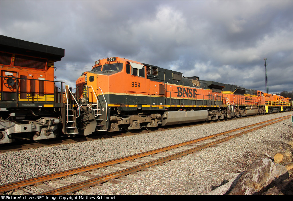BNSF 969